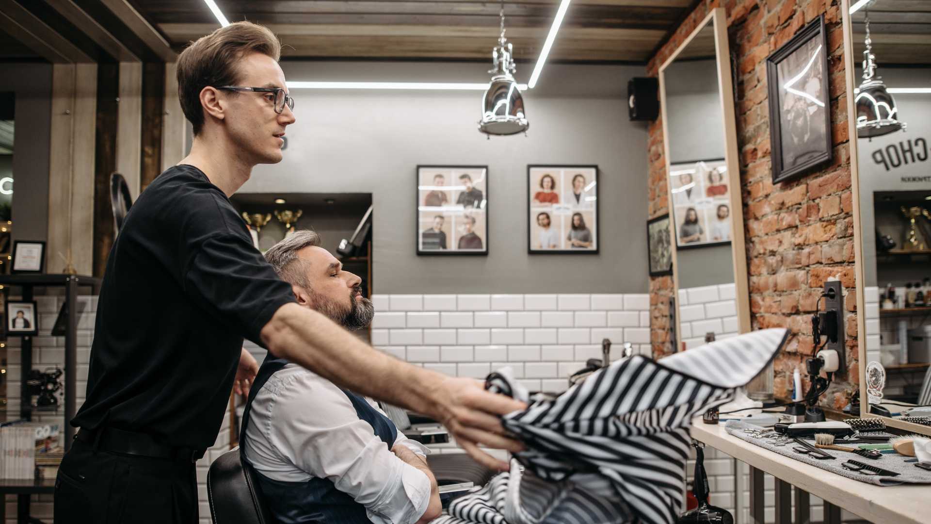 Top 10 Barbers Near London Bridge | Skilled Stylists & Modern Haircuts ...